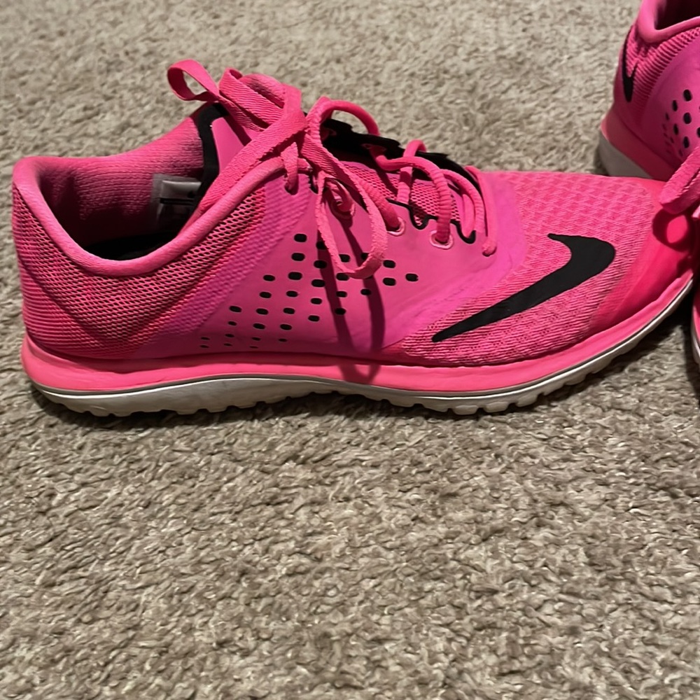 Hot Pink Nike - Gem